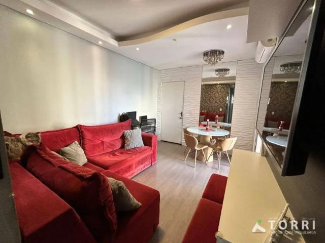 Apartamento com 2 Quartos e 1 banheiro à Venda, 54 m² por R$ 320.000