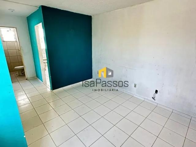 Apartamento com 2 Quartos e 1 banheiro à Venda, 55 m² por R$ 110.000