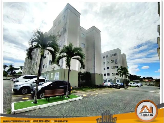 Apartamento com 2 Quartos e 1 banheiro à Venda, 55 m² por R$ 175.000
