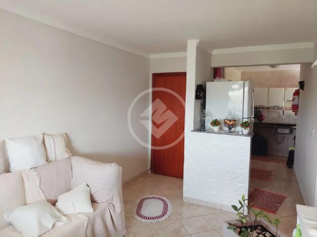 Apartamento com 2 Quartos e 1 banheiro à Venda, 56 m² por R$ 175.000