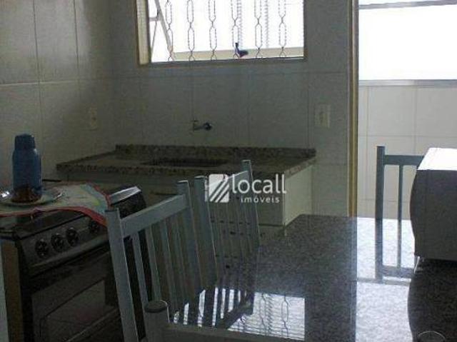 Apartamento com 2 Quartos e 1 banheiro à Venda, 57 m² por R$ 180.000