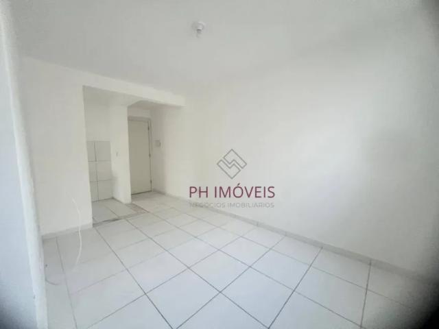 Apartamento com 2 Quartos e 1 banheiro à Venda, 50 m² por R$ 180.000