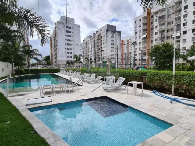 Apartamento com 2 Quartos e 1 banheiro à Venda, 50 m² por R$ 215.000