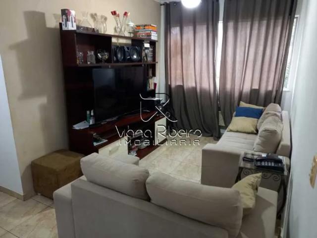 Apartamento com 2 Quartos e 1 banheiro à Venda, 52 m² por R$ 215.000
