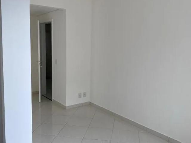 Apartamento com 2 Quartos e 1 banheiro à Venda, 52 m² por R$ 310.000