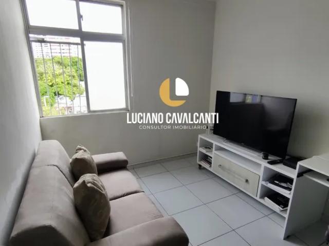 Apartamento com 2 Quartos e 1 banheiro à Venda, 53 m² por R$ 215.000