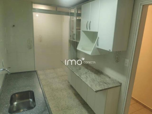 Apartamento com 2 Quartos e 1 banheiro à Venda, 53 m² por R$ 227.900