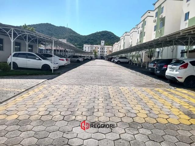 Apartamento com 2 Quartos e 1 banheiro à Venda, 53 m² por R$ 360.000