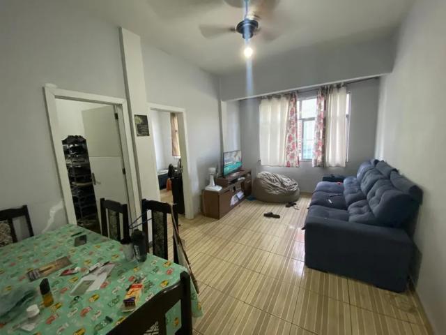 Apartamento com 2 Quartos e 1 banheiro à Venda, 64 m² por R$ 170.000