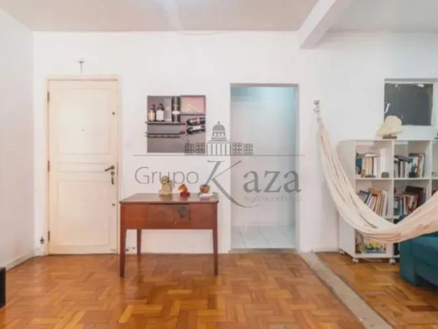 Apartamento com 2 Quartos e 1 banheiro à Venda, 64 m² por R$ 278.000