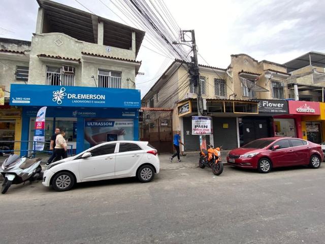 Apartamento com 2 Quartos e 1 banheiro à Venda, 65 m² por R$ 180.000