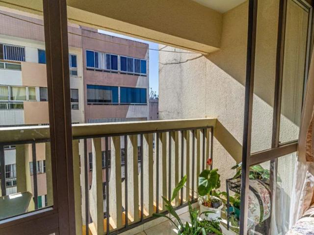 Apartamento com 2 Quartos e 1 banheiro à Venda, 65 m² por R$ 290.000