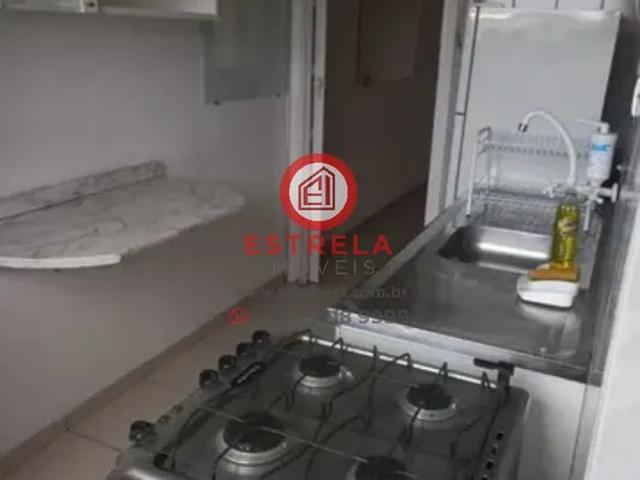 Apartamento com 2 Quartos e 1 banheiro à Venda, 66 m² por R$ 195.000