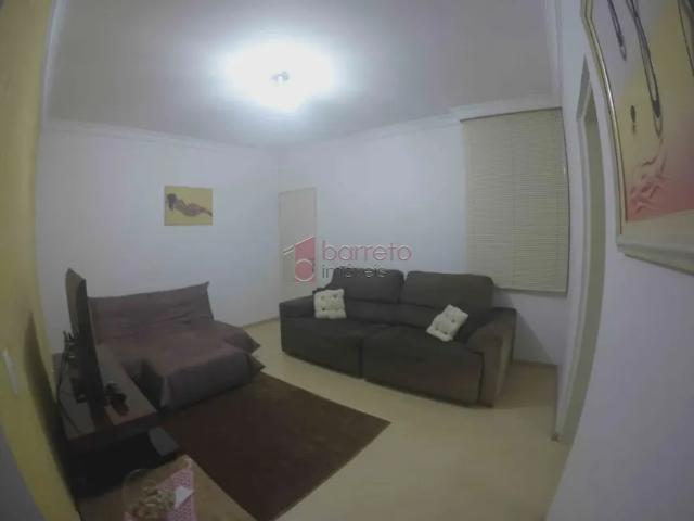 Apartamento com 2 Quartos e 1 banheiro à Venda, 68 m² por R$ 365.000