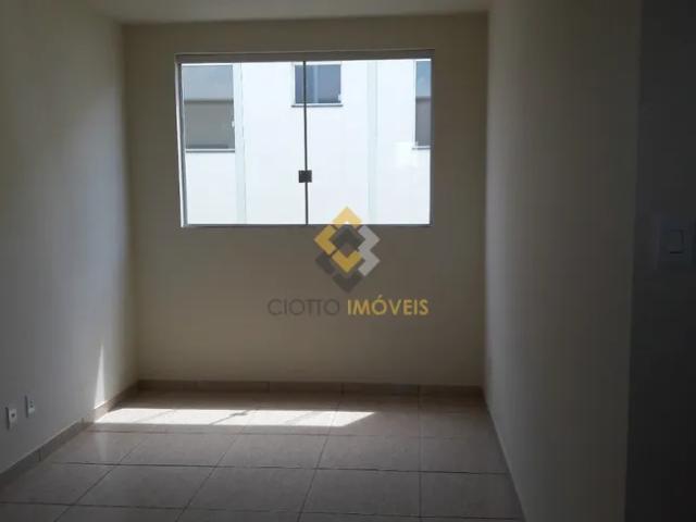 Apartamento com 2 Quartos e 1 banheiro à Venda, 60 m² por R$ 133.000