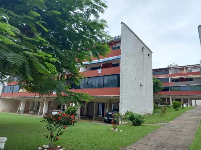 Apartamento com 2 Quartos e 1 banheiro à Venda, 60 m² por R$ 150.000