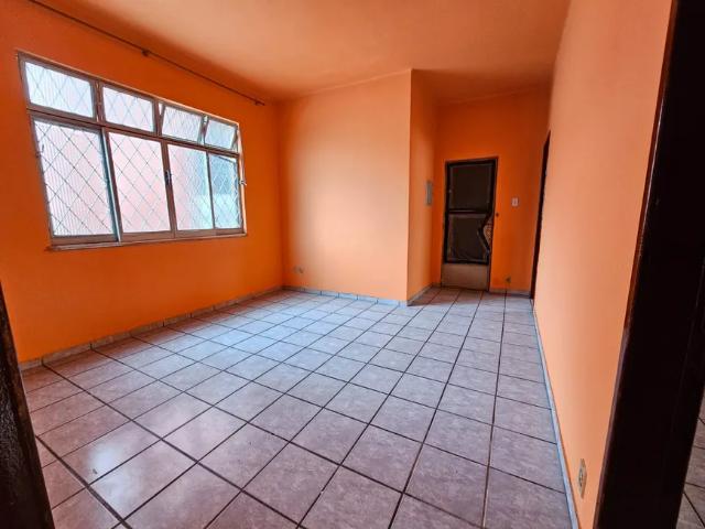 Apartamento com 2 Quartos e 1 banheiro à Venda, 60 m² por R$ 180.000