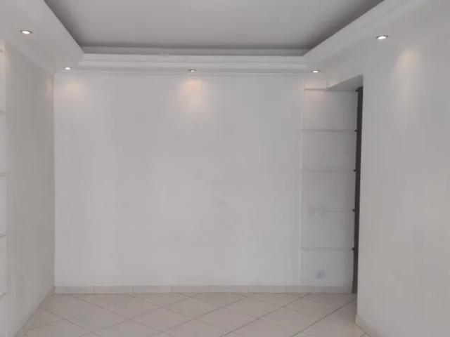 Apartamento com 2 Quartos e 1 banheiro à Venda, 60 m² por R$ 470.000