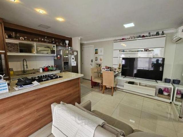 Apartamento com 2 Quartos e 1 banheiro à Venda, 60 m² por R$ 639.000