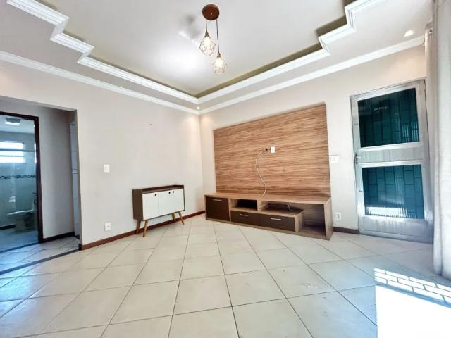 Apartamento com 2 Quartos e 1 banheiro à Venda, 61 m² por R$ 280.000