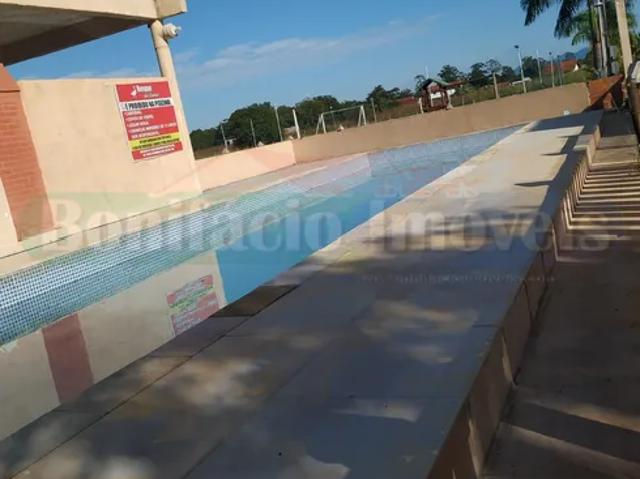 Apartamento com 2 Quartos e 1 banheiro à Venda, 62 m² por R$ 170.000