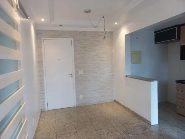 Apartamento com 2 Quartos e 1 banheiro à Venda, 62 m² por R$ 290.000
