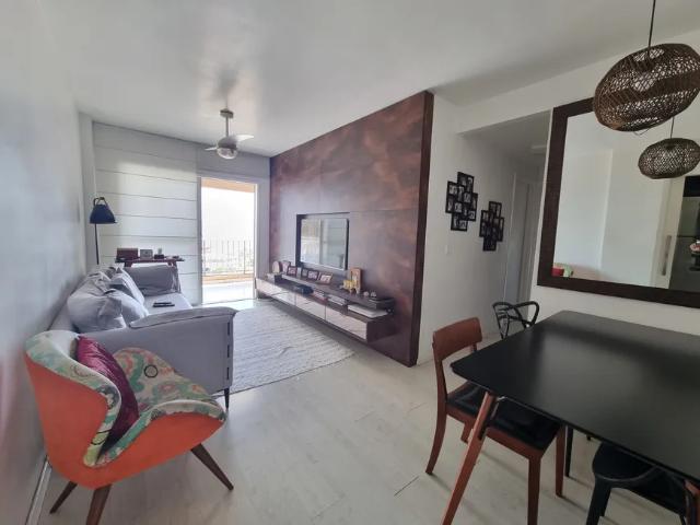 Apartamento com 2 Quartos e 1 banheiro à Venda, 63 m² por R$ 310.000