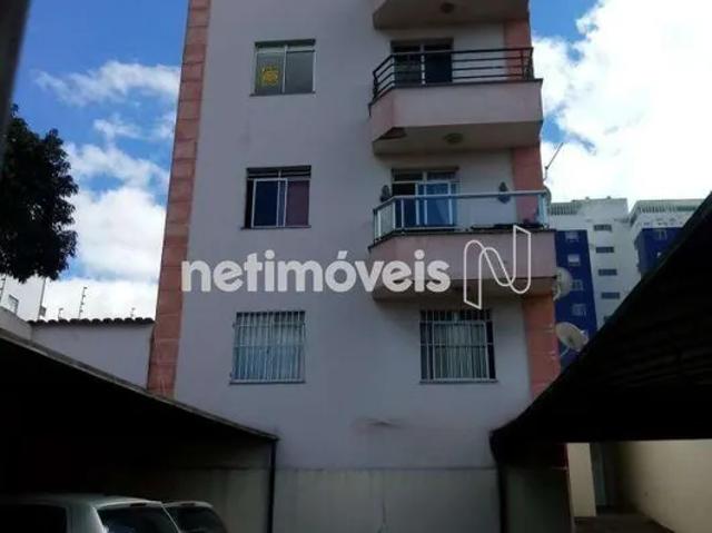 Apartamento com 2 Quartos e 1 banheiro à Venda, 76 m² por R$ 305.000