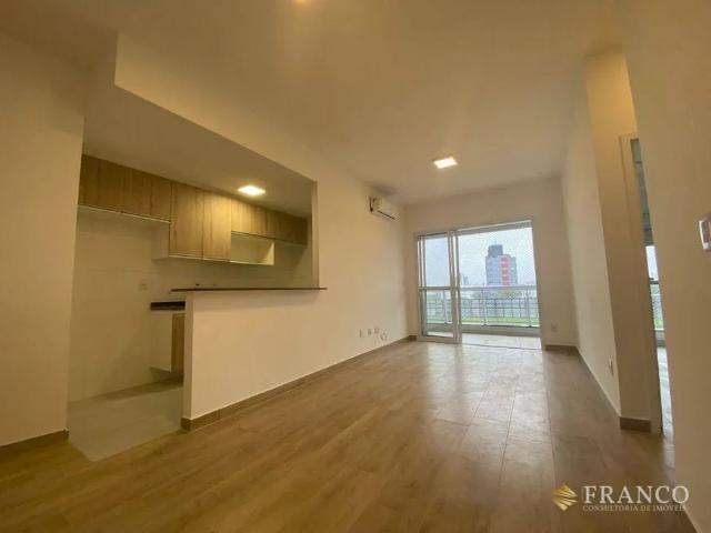 Apartamento com 2 Quartos e 1 banheiro à Venda, 77 m² por R$ 470.000