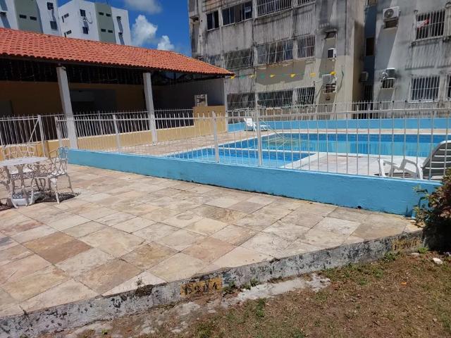 Apartamento com 2 Quartos e 1 banheiro à Venda, 70 m² por R$ 135.000
