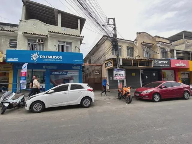 Apartamento com 2 Quartos e 1 banheiro à Venda, 70 m² por R$ 180.000