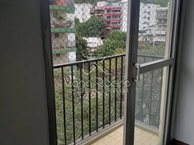 Apartamento com 2 Quartos e 1 banheiro à Venda, 70 m² por R$ 300.000