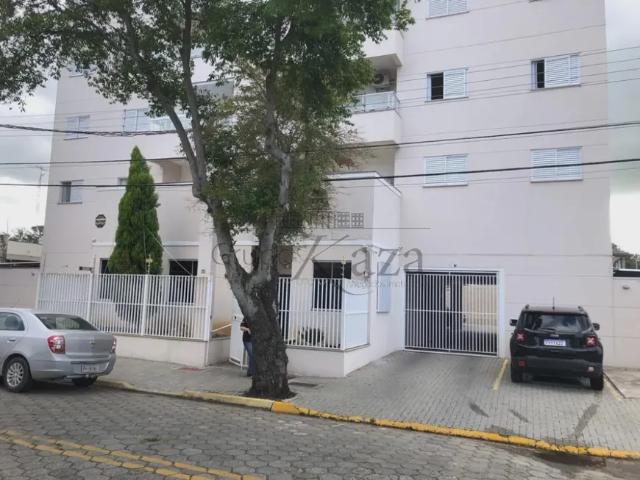 Apartamento com 2 Quartos e 1 banheiro à Venda, 72 m² por R$ 372.000