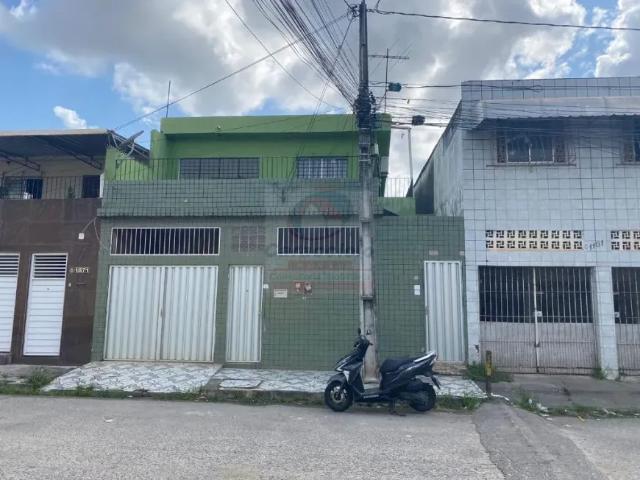 Apartamento com 2 Quartos e 1 banheiro à Venda, 80 m² por R$ 180.000