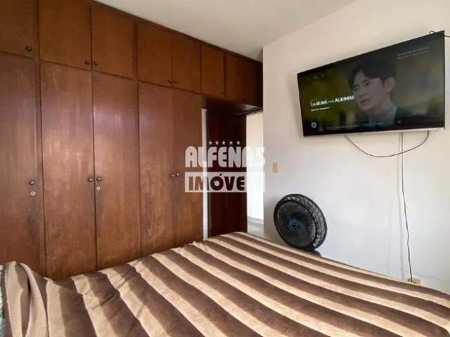 Apartamento com 2 Quartos e 1 banheiro à Venda, 80 m² por R$ 230.000