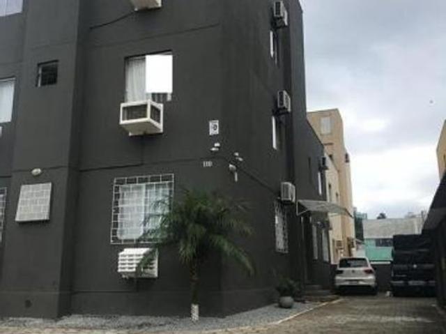 Apartamento com 2 Quartos e 1 banheiro à Venda, 90 m² por R$ 229.000