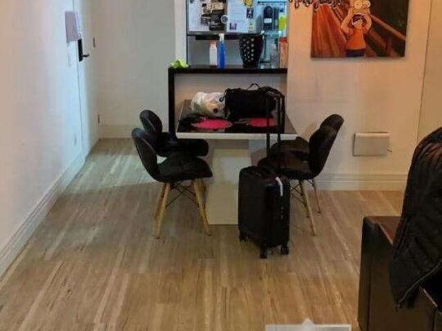 Apartamento com 2 Quartos e 1 banheiros à Venda, 52 m² por R$ 330.000