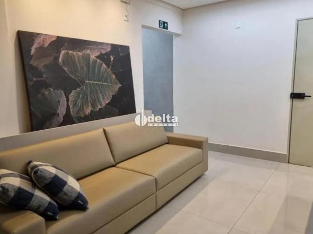 Apartamento com 2 quartos e 1 suíte disponível para locação e venda no bairro Patrimônio em Uberlând