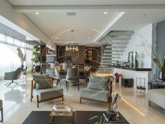 Apartamento com 2 quartos e 225 m² à venda em Vila Olímpia