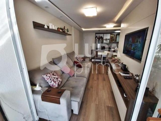 APARTAMENTO COM 2 QUARTOS E 2 VAGAS DE GARAGEM À VENDA NA VILA GUILHERME