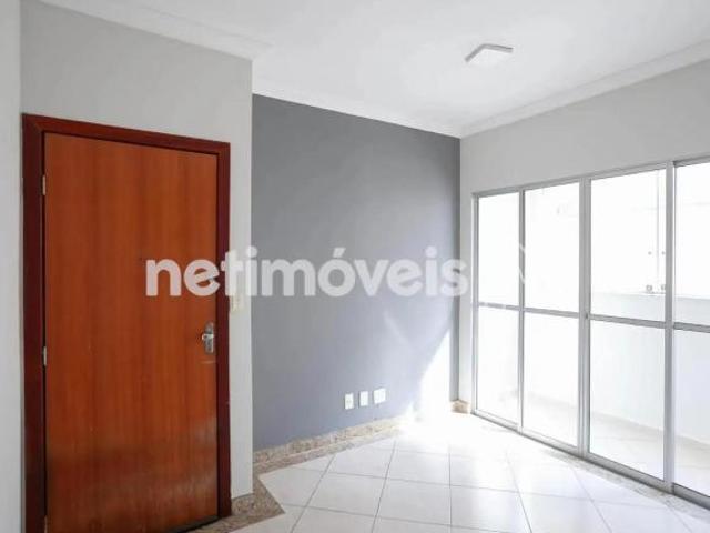 Apartamento com 2 quartos e suíte no Castelo