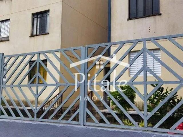Apartamento com 2 Quartos e 2 banheiros à Venda, 50 m² por R$ 110.000