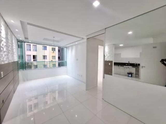 Apartamento com 2 Quartos e 2 banheiros à Venda, 50 m² por R$ 215.000
