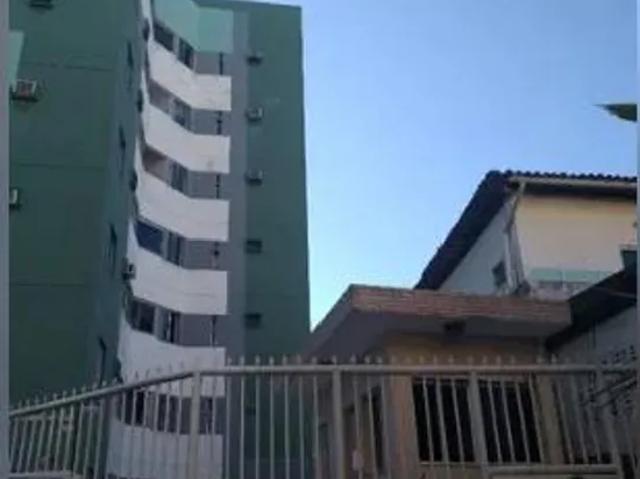 Apartamento com 2 Quartos e 2 banheiros à Venda, 52 m² por R$ 230.000