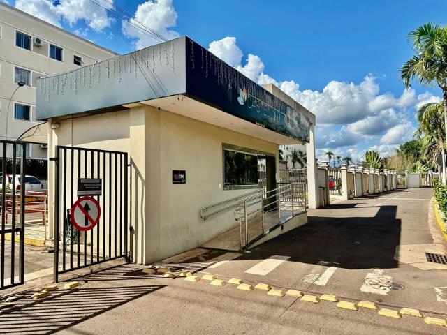 Apartamento com 2 Quartos e 2 banheiros à Venda, 54 m² por R$ 210.000