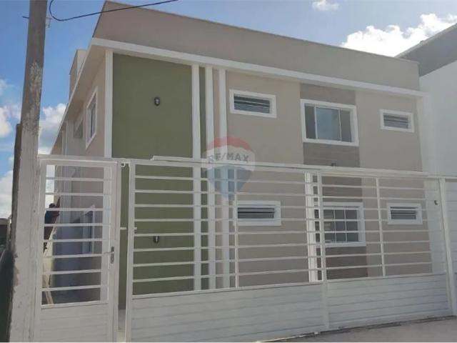 Apartamento com 2 Quartos e 2 banheiros à Venda, 55 m² por R$ 195.000
