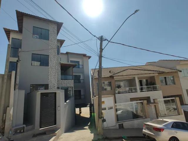 Apartamento com 2 Quartos e 2 banheiros à Venda, 55 m² por R$ 290.000