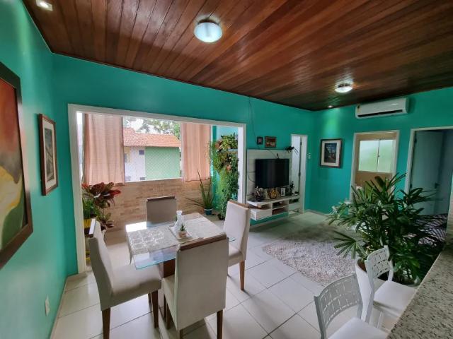 Apartamento com 2 Quartos e 2 banheiros à Venda, 55 m² por R$ 200.000