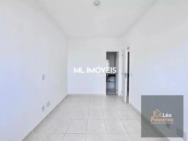 Apartamento com 2 Quartos e 2 banheiros à Venda, 60 m² por R$ 350.000