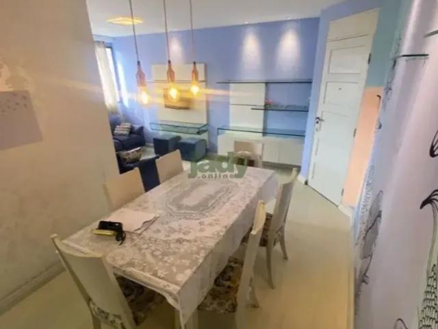 Apartamento com 2 Quartos e 2 banheiros à Venda, 60 m² por R$ 316.000